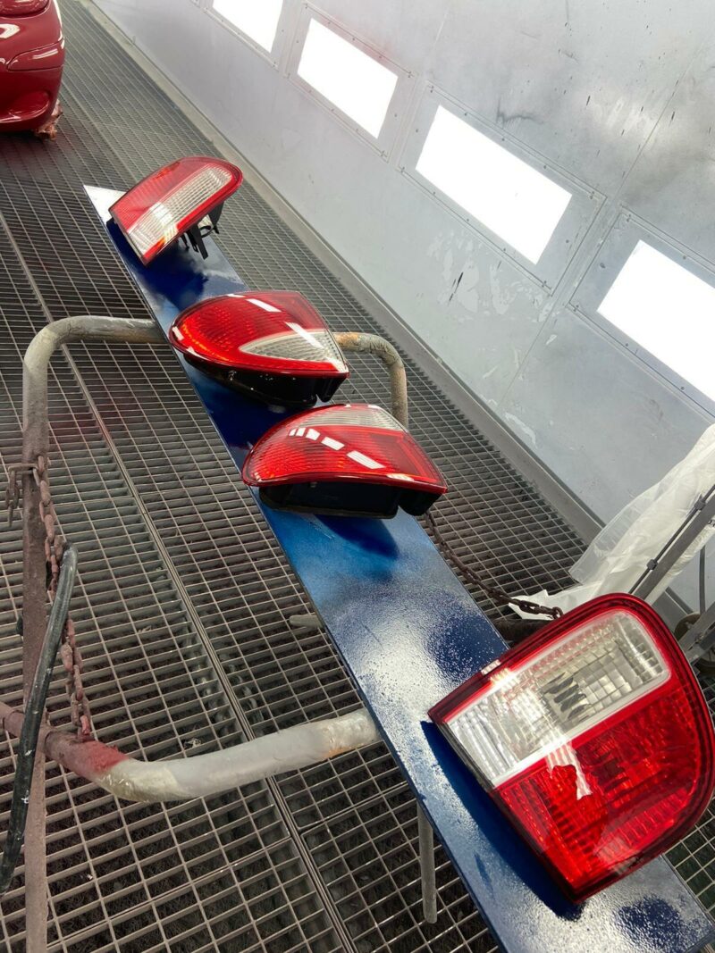 Koplampen Dof? Kom langs! - Drie Maan Autogroep